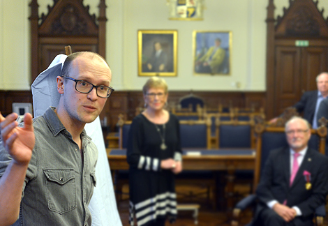 Lennart Söderberg på tapeten i Rådhuset – Landskrona Direkt